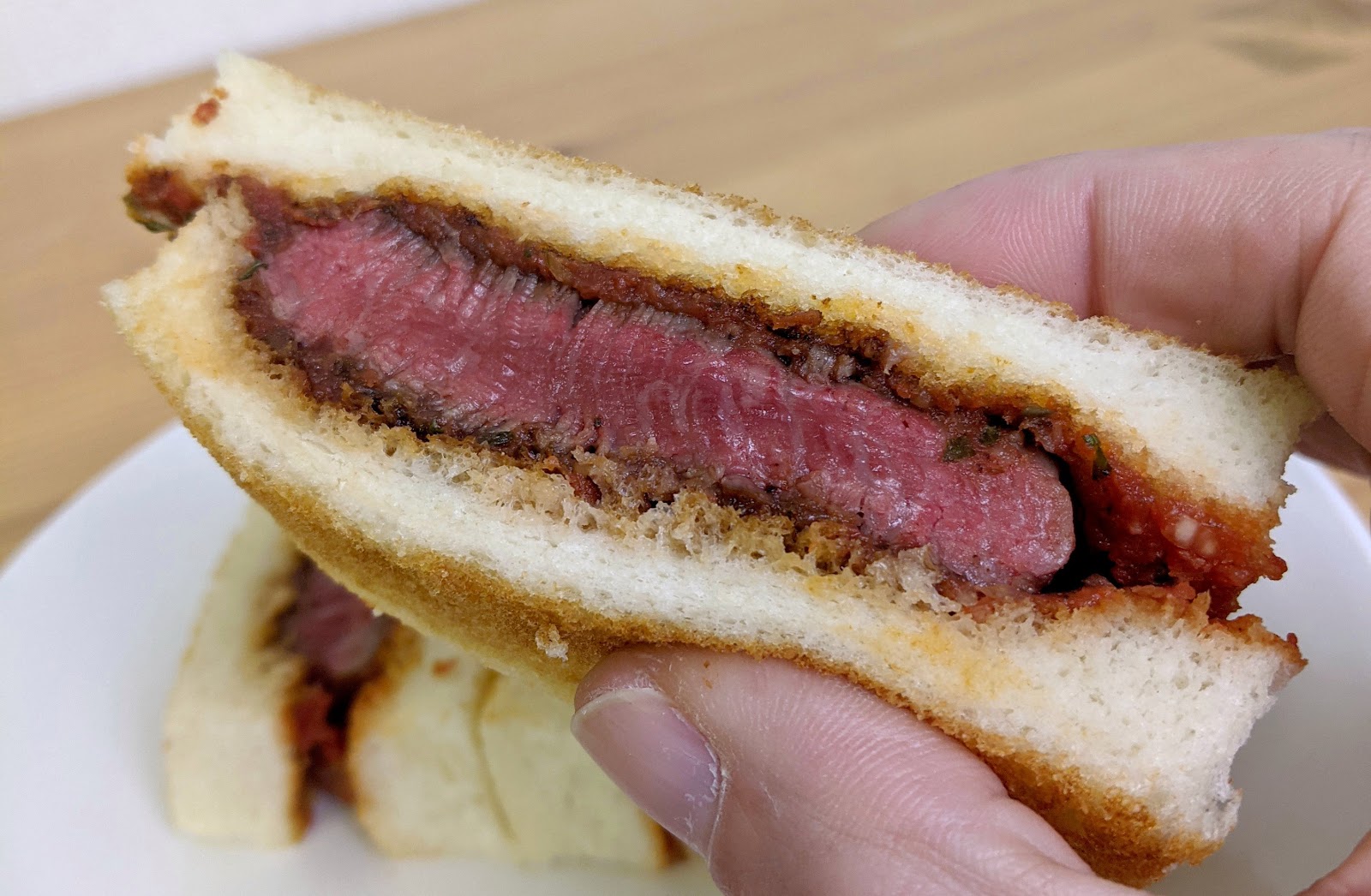 Bán sandwich giá trăm USD, nhà hàng này còn khiến nhiều người choáng ...