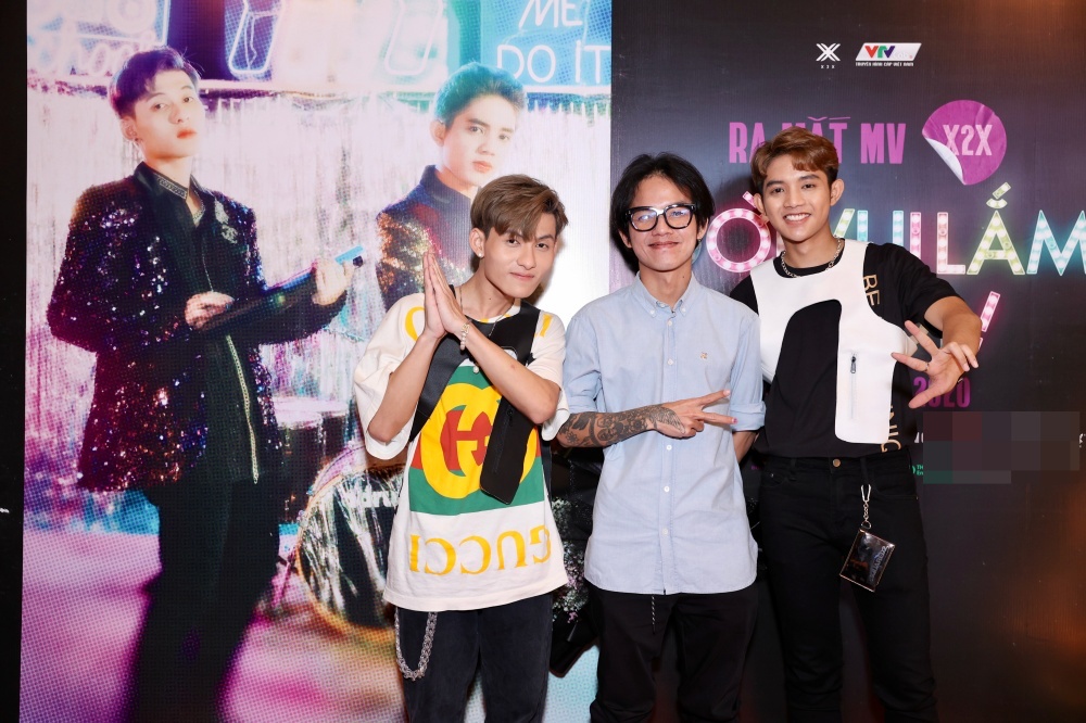 Nhóm nhạc tân binh X2X trở lại đầy tươi mới và trẻ trung, mong được Ngô ...
