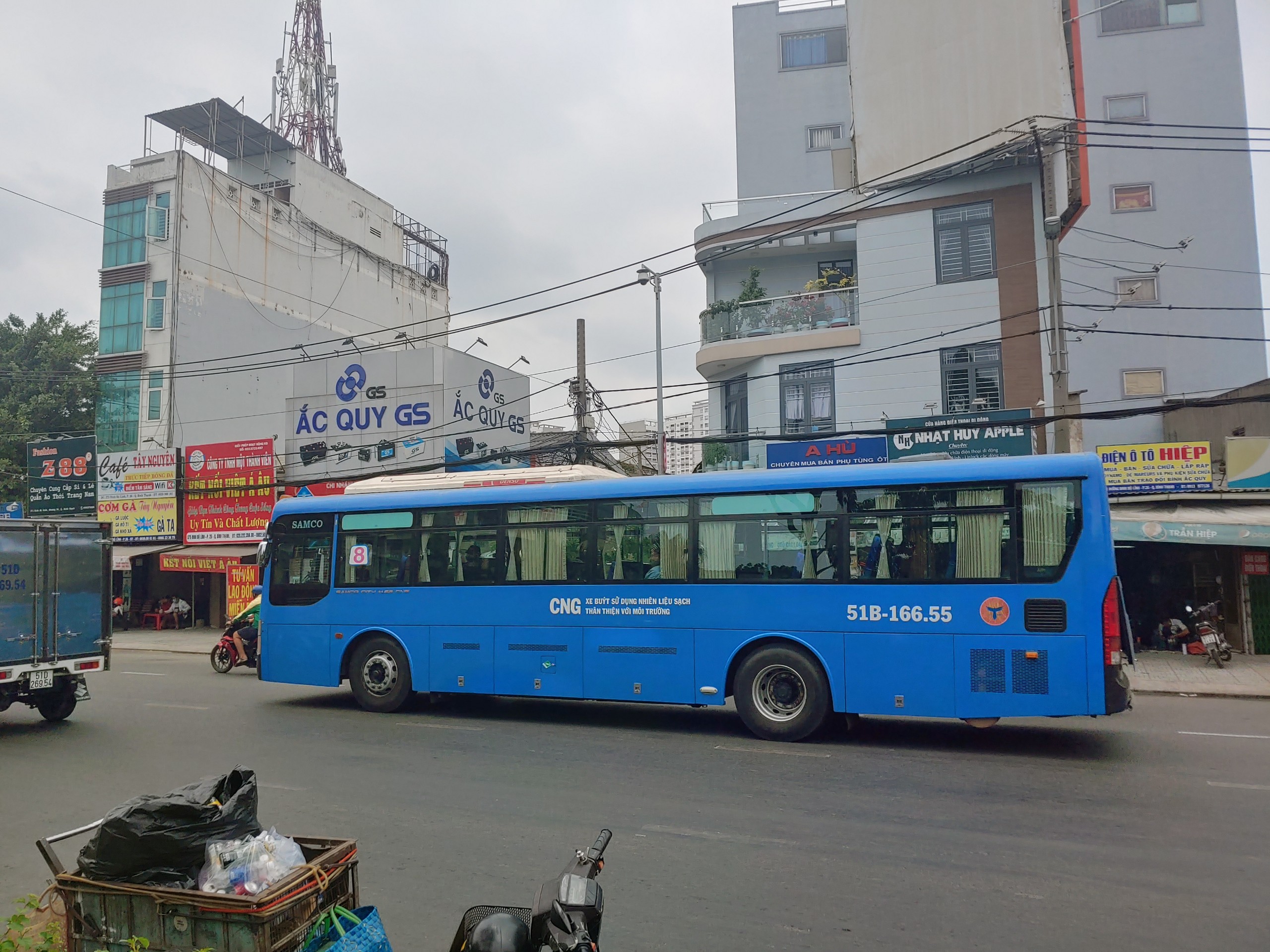 TP.HCM tạm dừng 54 tuyến xe buýt để "chiến đấu" với Covid-19, người dân ...