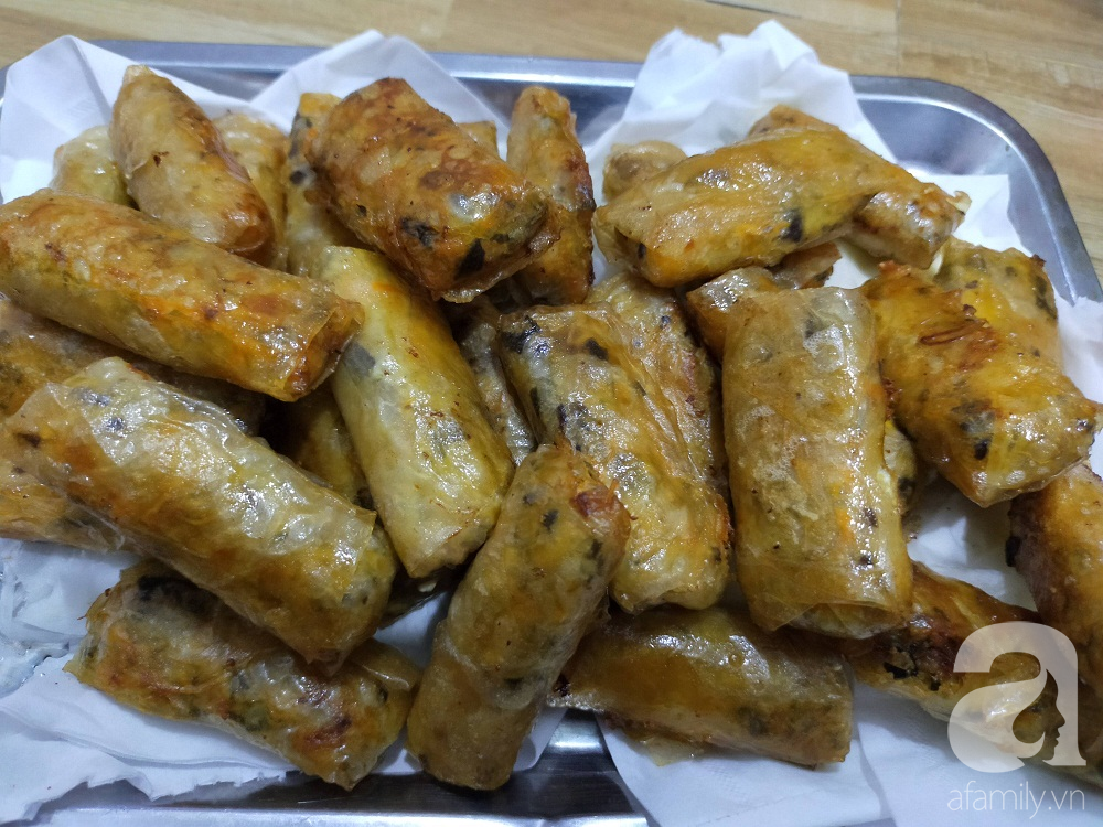 Ở nhà cách ly làm ngay bún nem thơm nức, giòn rụm