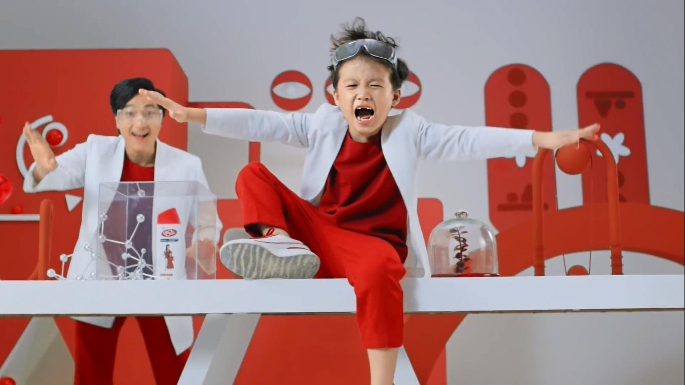 Từ chán học, rapper nhí Piggy gây bất ngờ khi thích thú đến trường ...