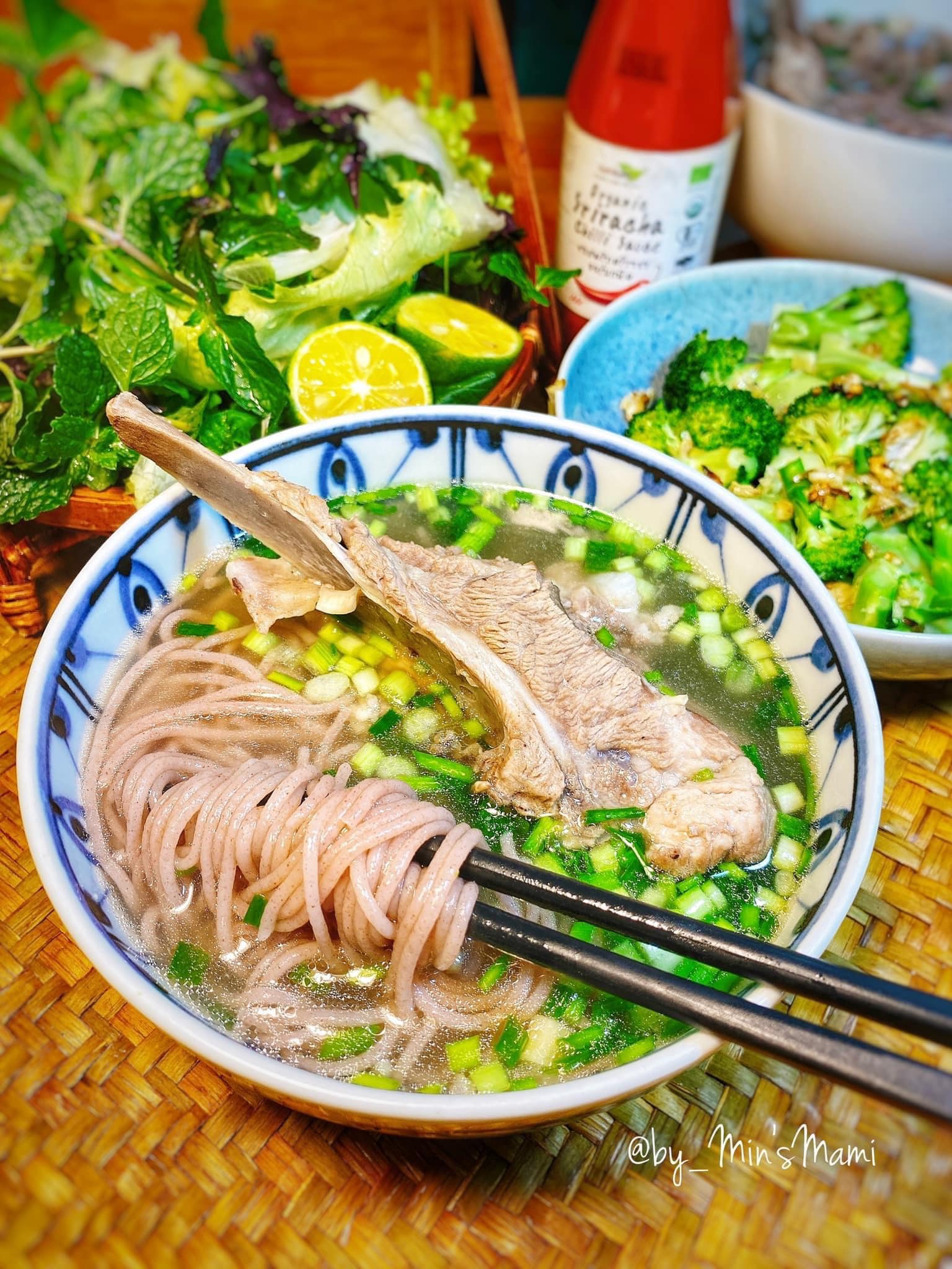 Mẹ đảm khiến dân tình tròn xoe mắt với 25 món bún ngon tuyệt