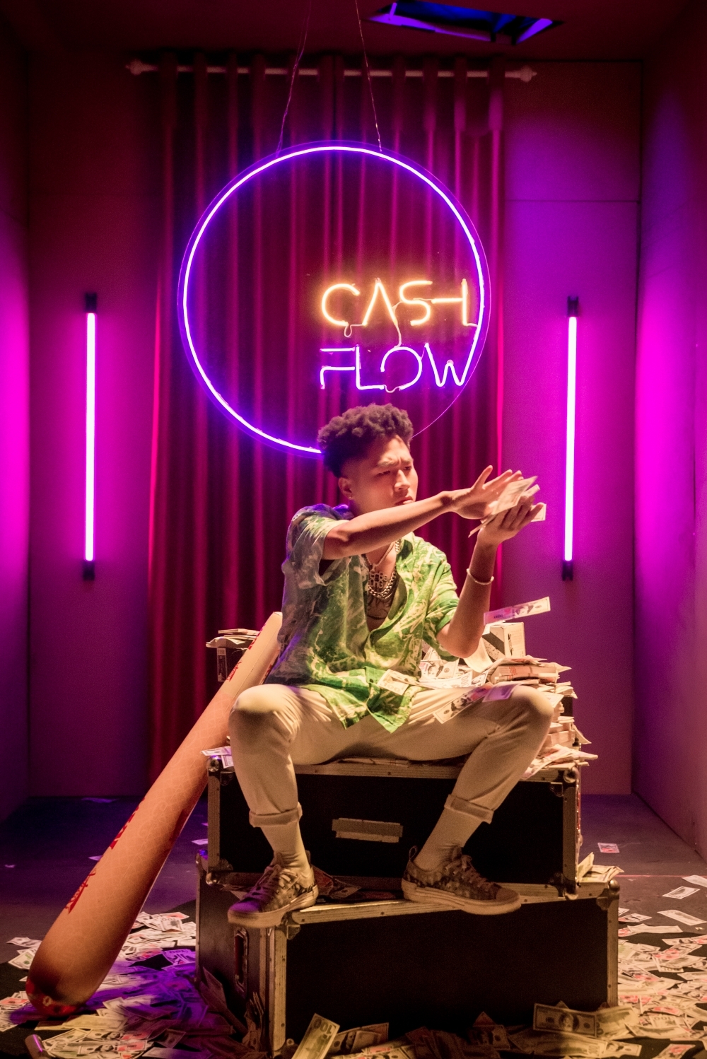 Á hậu Kiều Loan hóa thân thành kẻ đào mỏ, khoe body cực nóng bỏng bên ...