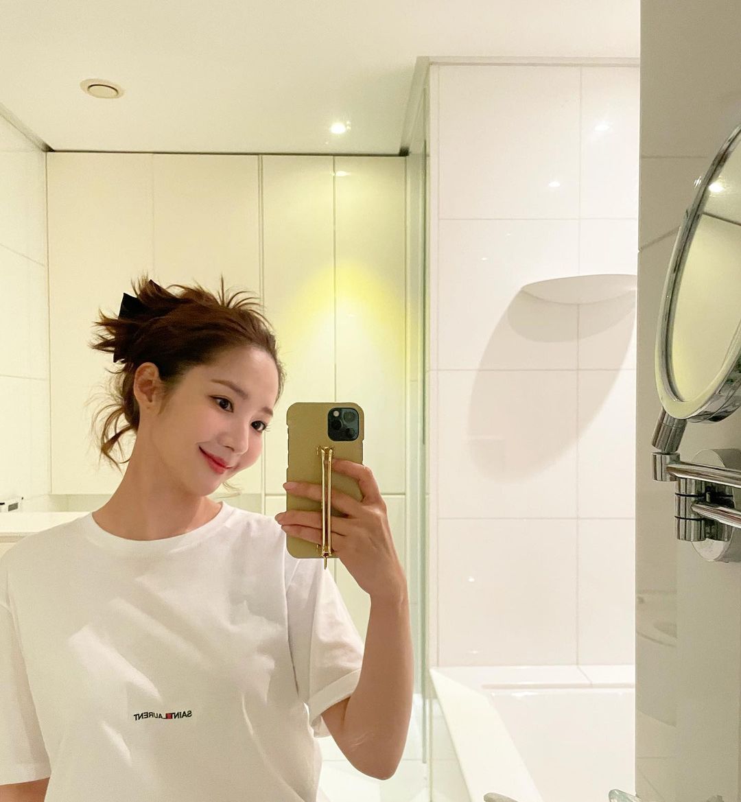 Hội mỹ nhân Hàn tóc dài có cả tá cách tạo kiểu "dễ như chơi"