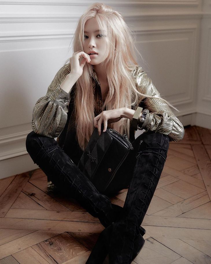 Rosé ngồi banh chân "tè he" ra để pose dáng mà vẫn không bị dân tình ...