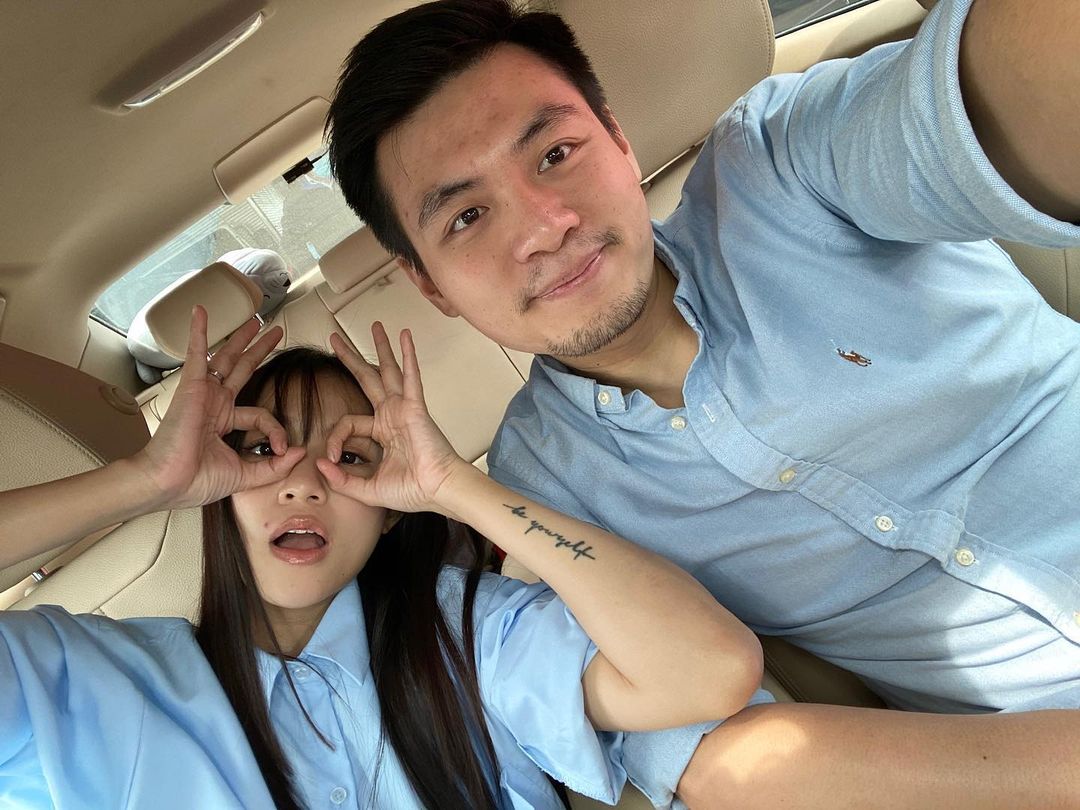 Salim và chồng: Style của Salim khi chụp ảnh cùng chồng