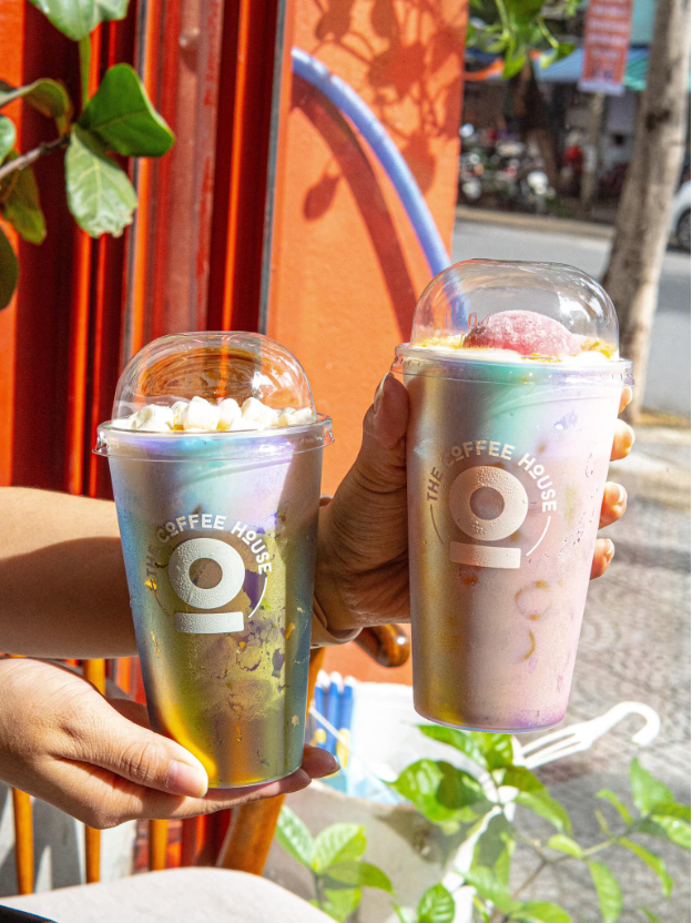 Giải mã cơn "sốt" ly Merry đổi màu từ The Coffee House