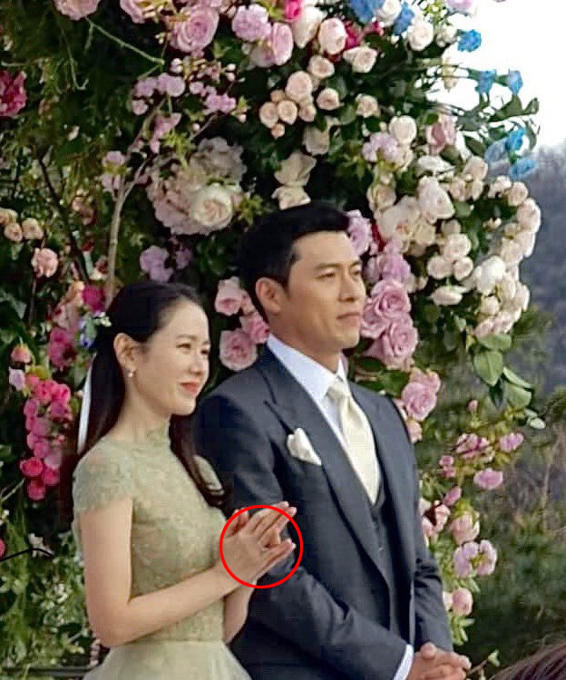 Thêm Hình ảnh Trong Hôn Lễ Hyun Bin Son Ye Jin Chiếc Nhẫn Cưới Của Cô Dâu Chính Thức Lộ Diện