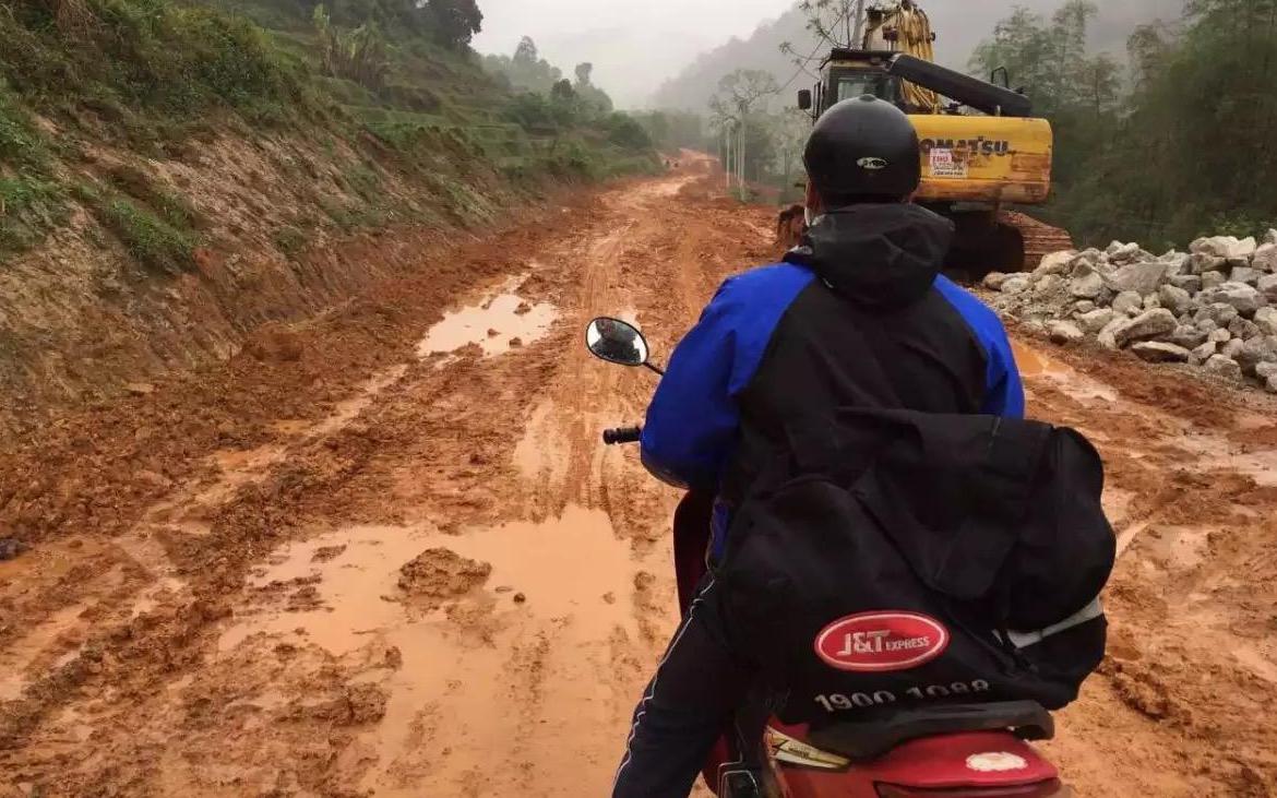 “Tâm thư” của shipper J&T Express khiến cư dân mạng cảm động