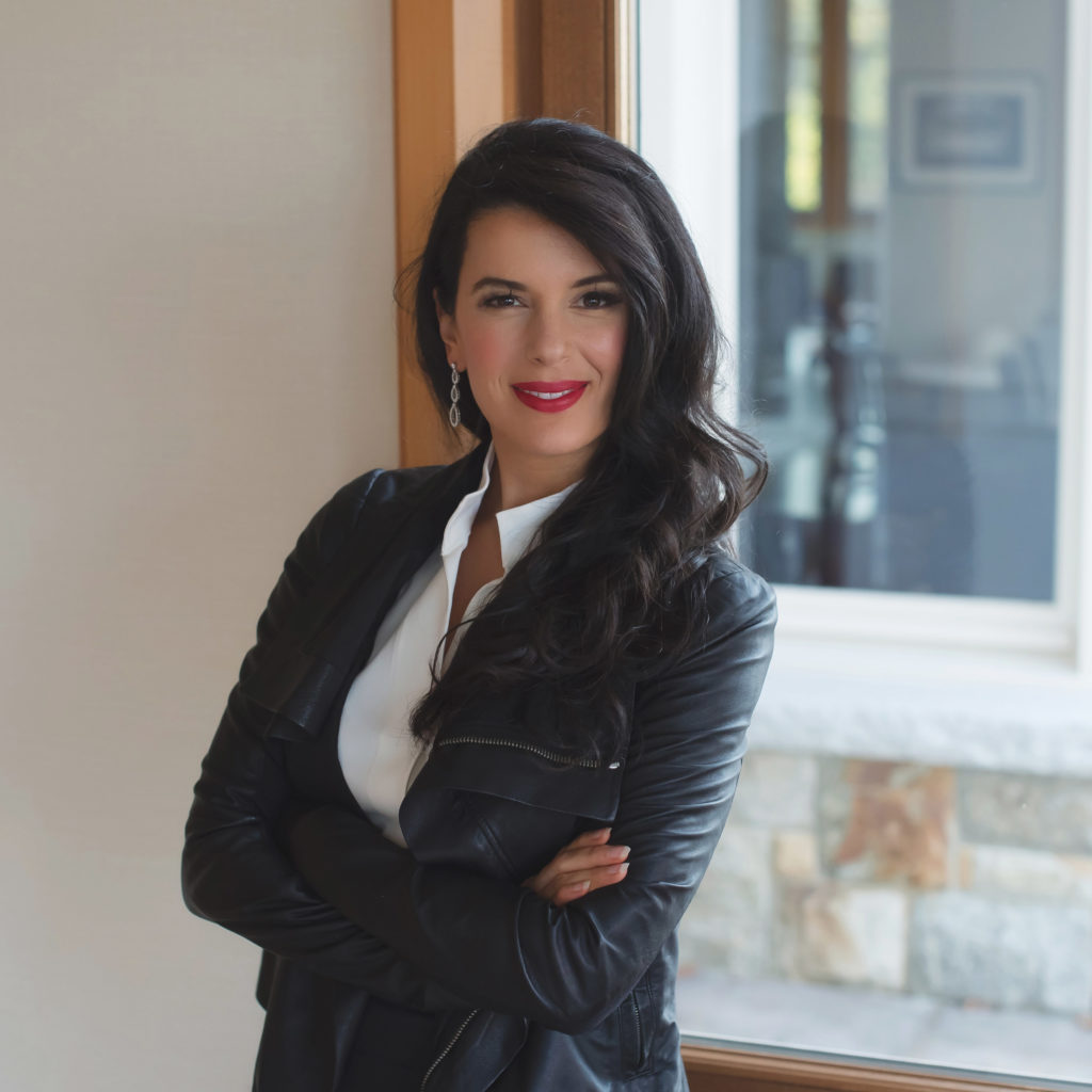 Đại gia gặp “gái chảnh”: Trải qua 2 đời vợ, vị tỷ phú mê đắm cô gái kém ...