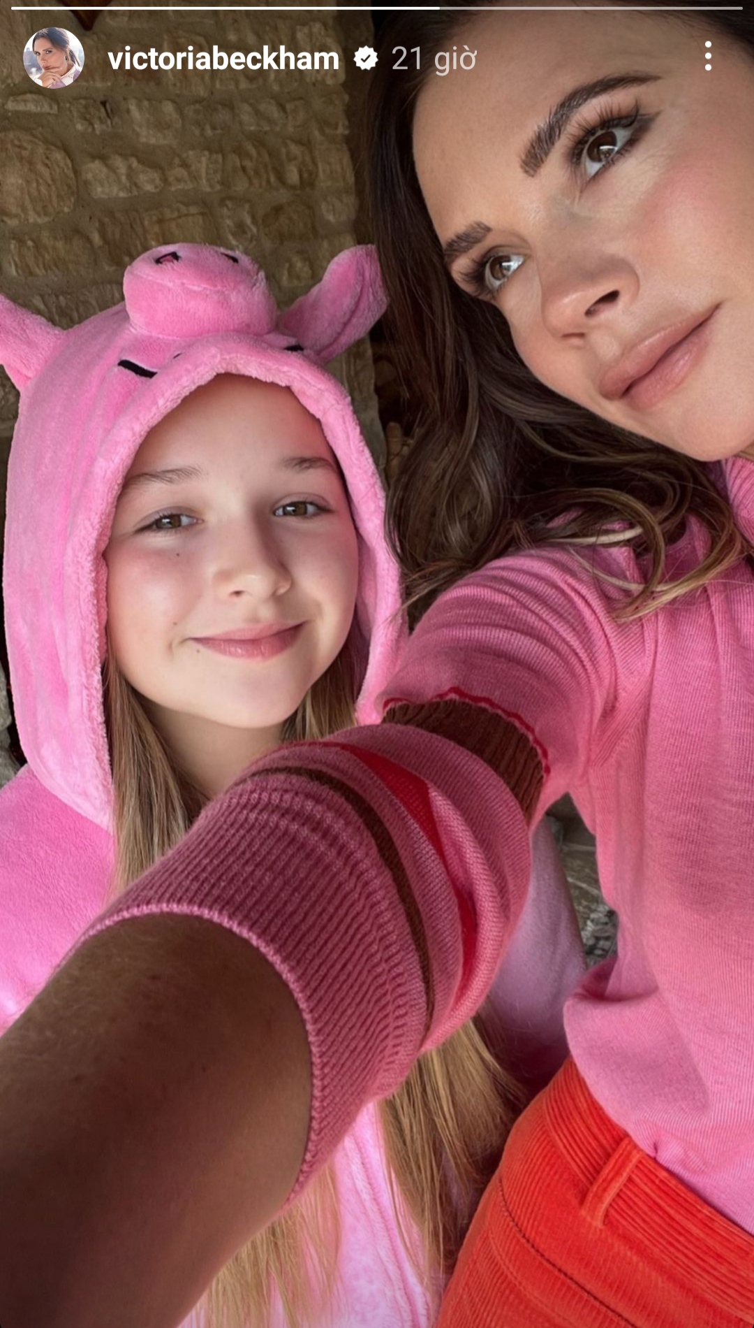 Khoảnh khắc đáng yêu của Harper bên Beckham