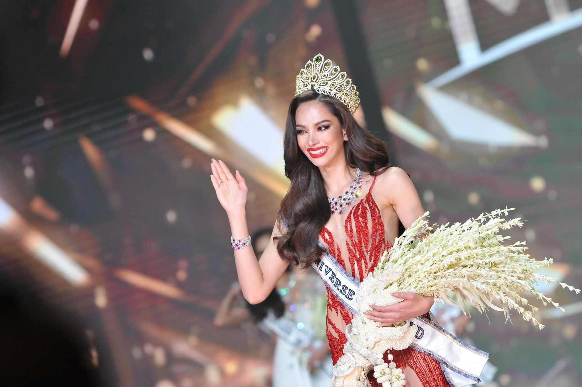 Điểm nhan sắc tương đồng giữa tân HHHV Thái Lan và Phạm Hương: Đừng để ...