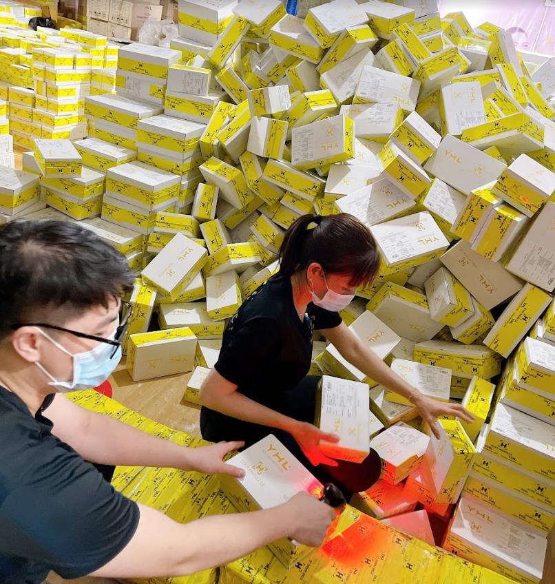 Có gì trong bộ kem dưỡng YHL “2 phút bán 1 hũ”