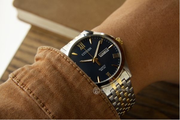 Đồng hồ Citizen Quartz WR50 giá bao nhiêu, có tốt không?