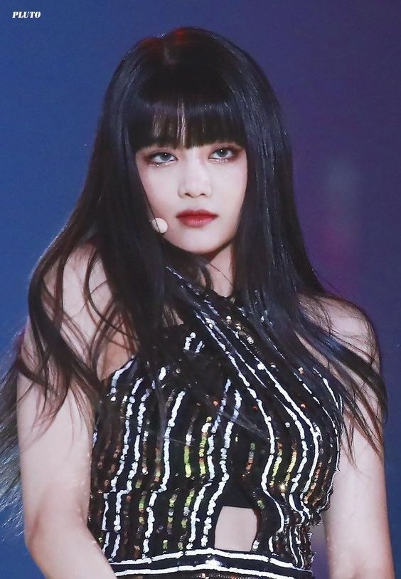 Minnie mất hình ảnh vì chiếc quần phản cảm