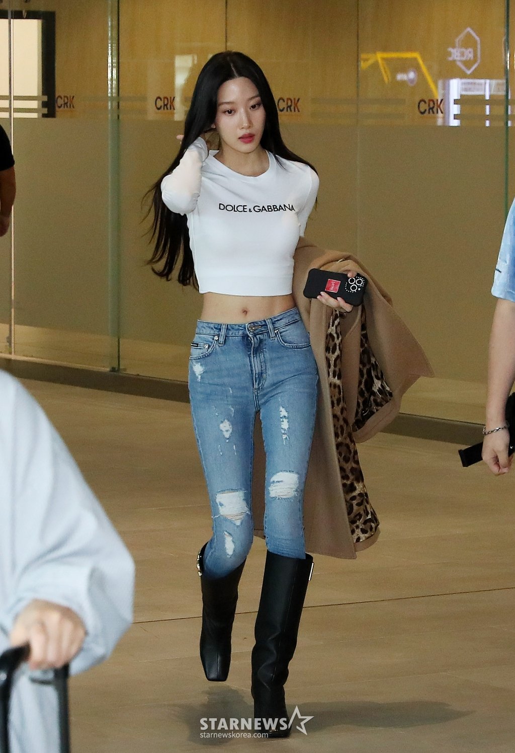 Moon Ga Young chỉ cần 24 giây cũng khiến MXH bùng nổ