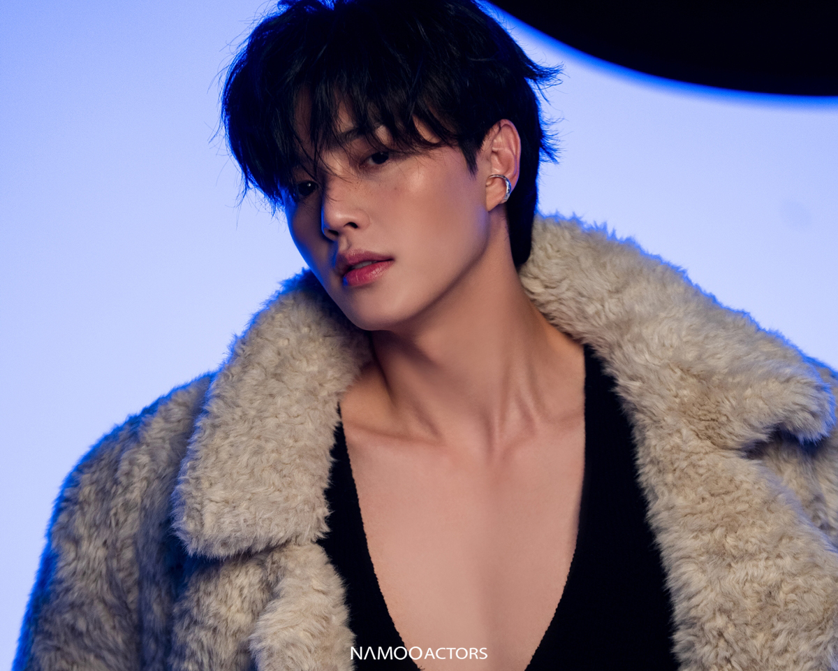 Song Kang được tung hô là gương mặt thiên tài