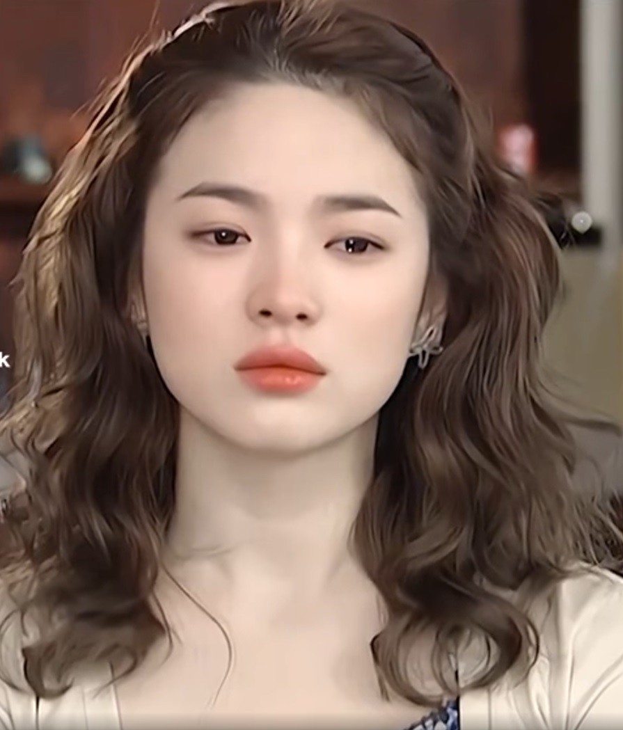 Nhan Sắc Song Hye Kyo 20 Năm Trước Gây Sốt
