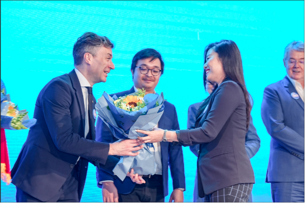 Apollo Active – Mô hình học tiếng Anh tiên tiến giúp con khơi sáng tình ...