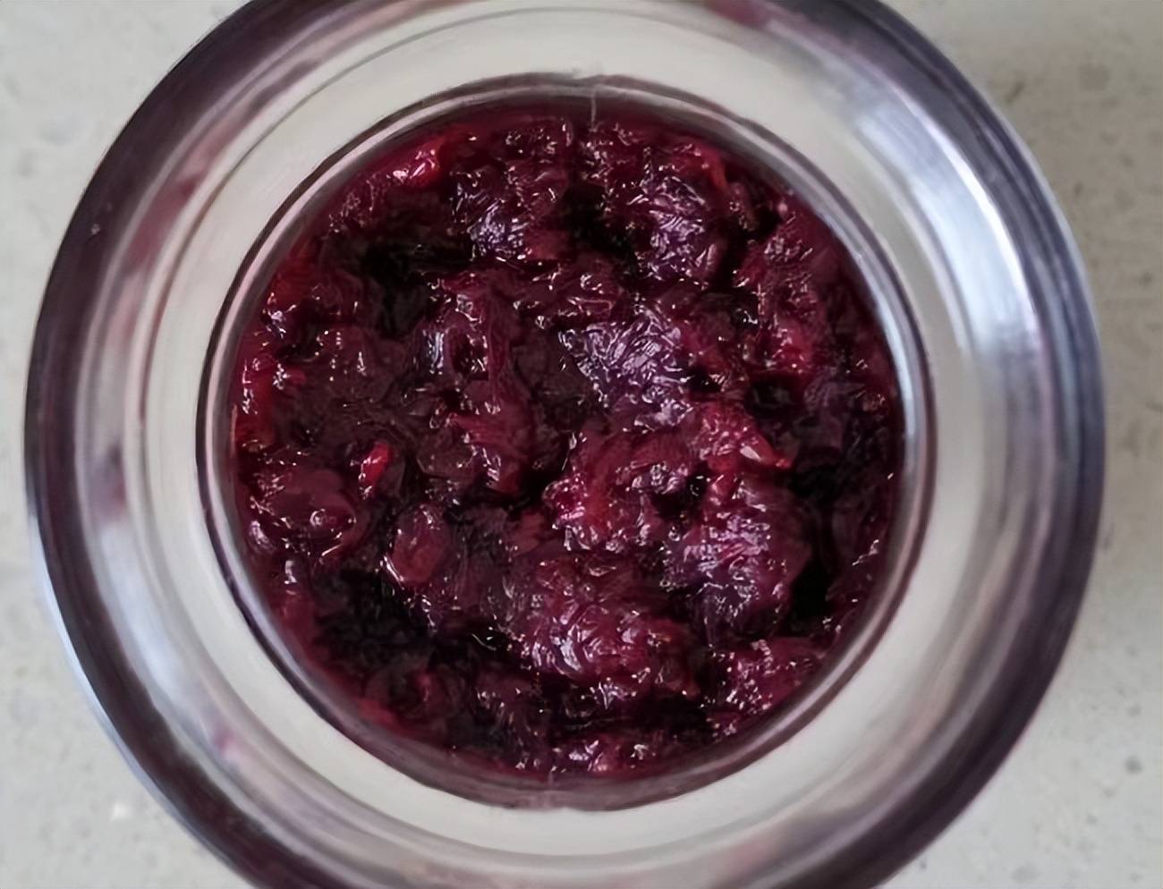 Cách rửa sạch quả thanh mai (dâu rừng) làm mứt thanh mai