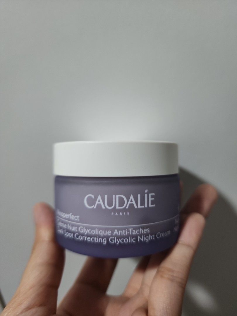 6 lọ kem dưỡng ẩm không gây bít tắc lỗ chân lông