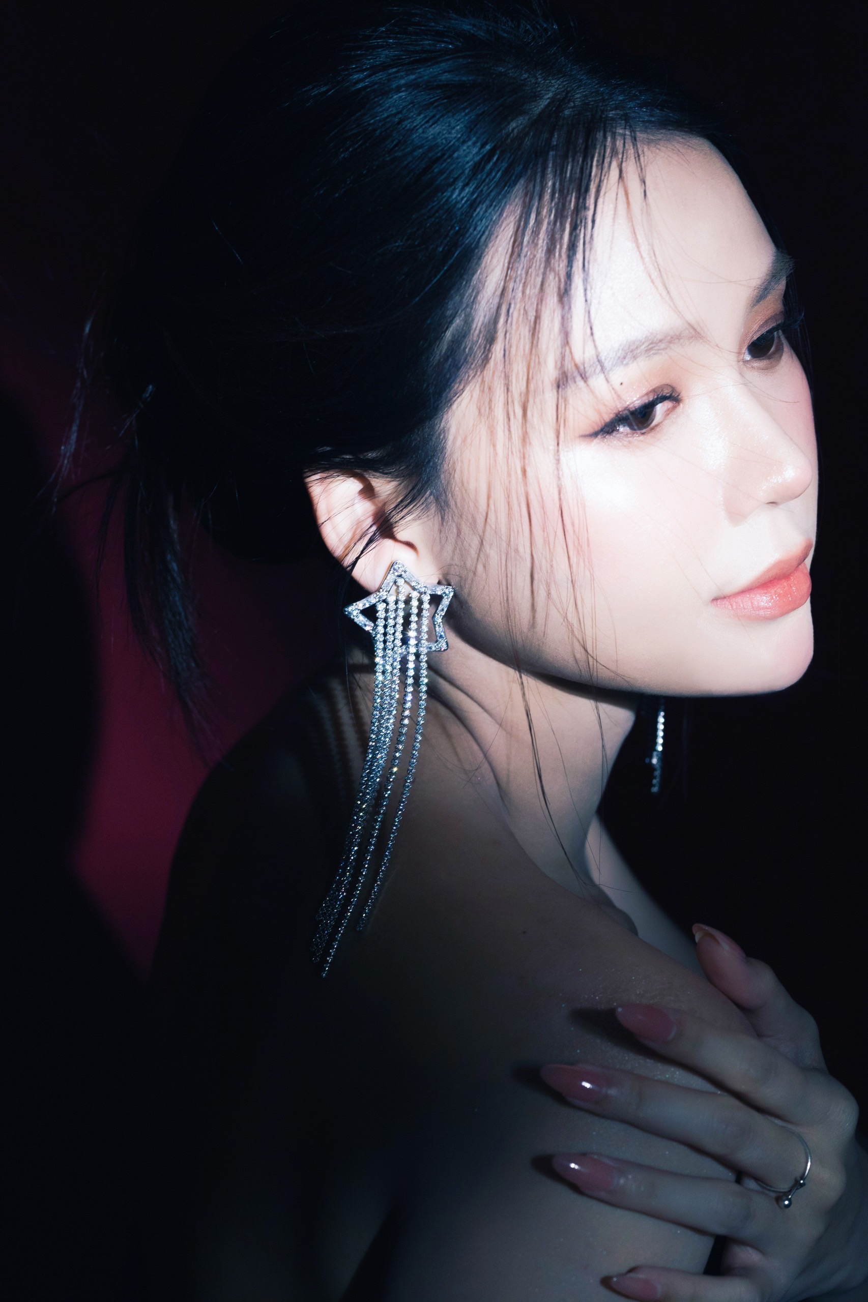 "Bà bầu" Sam khoe nhan sắc rạng ngời trước ngày sinh