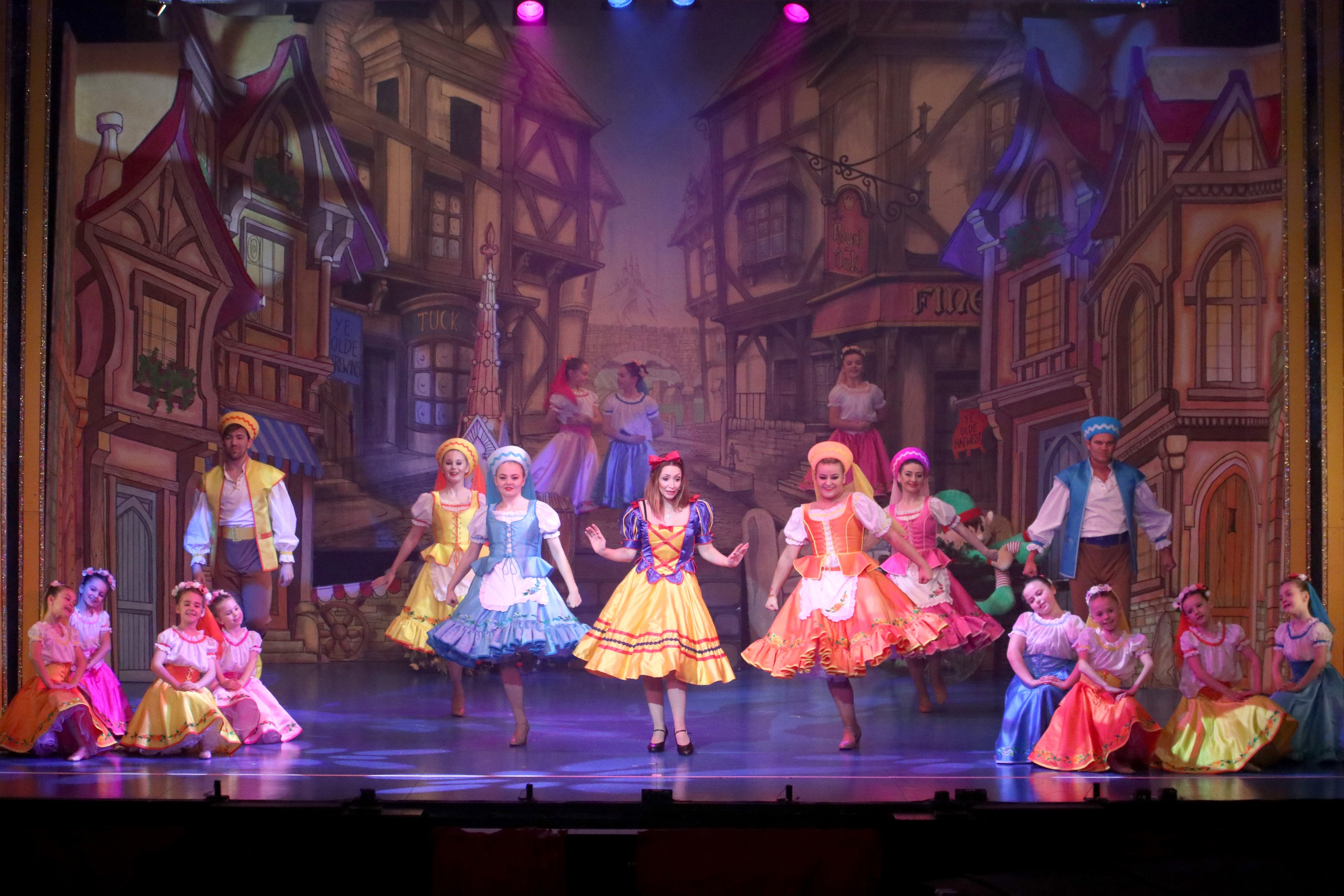 Panto - hình thức giải trí nổi tiếng tại Anh lần đầu tiên có mặt tại ...
