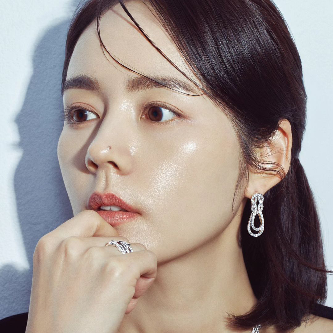 Han Ga In trẻ mãi lại có hôn nhân trong mơ nhờ 4 thói quen