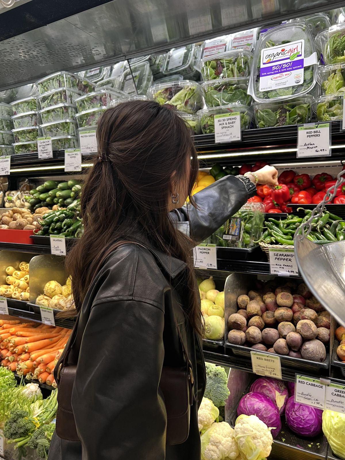 Bức ảnh 100k tiền rau củ gây xôn xao