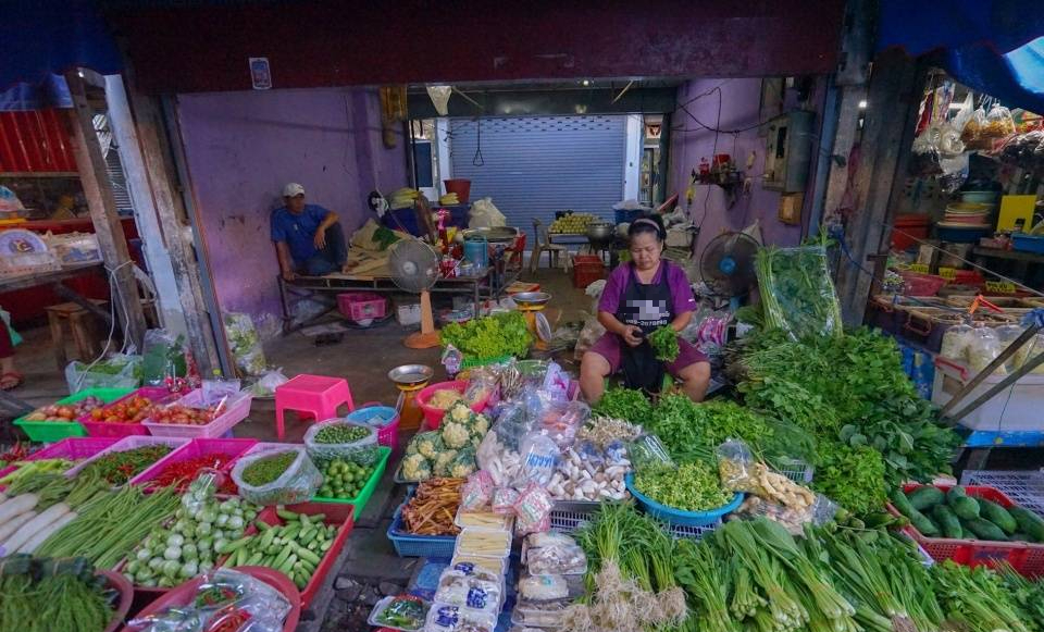 Chị bán rau ở chợ đầu mối chia sẻ: 4 loại rau tăng sốc nhất tháng này ...