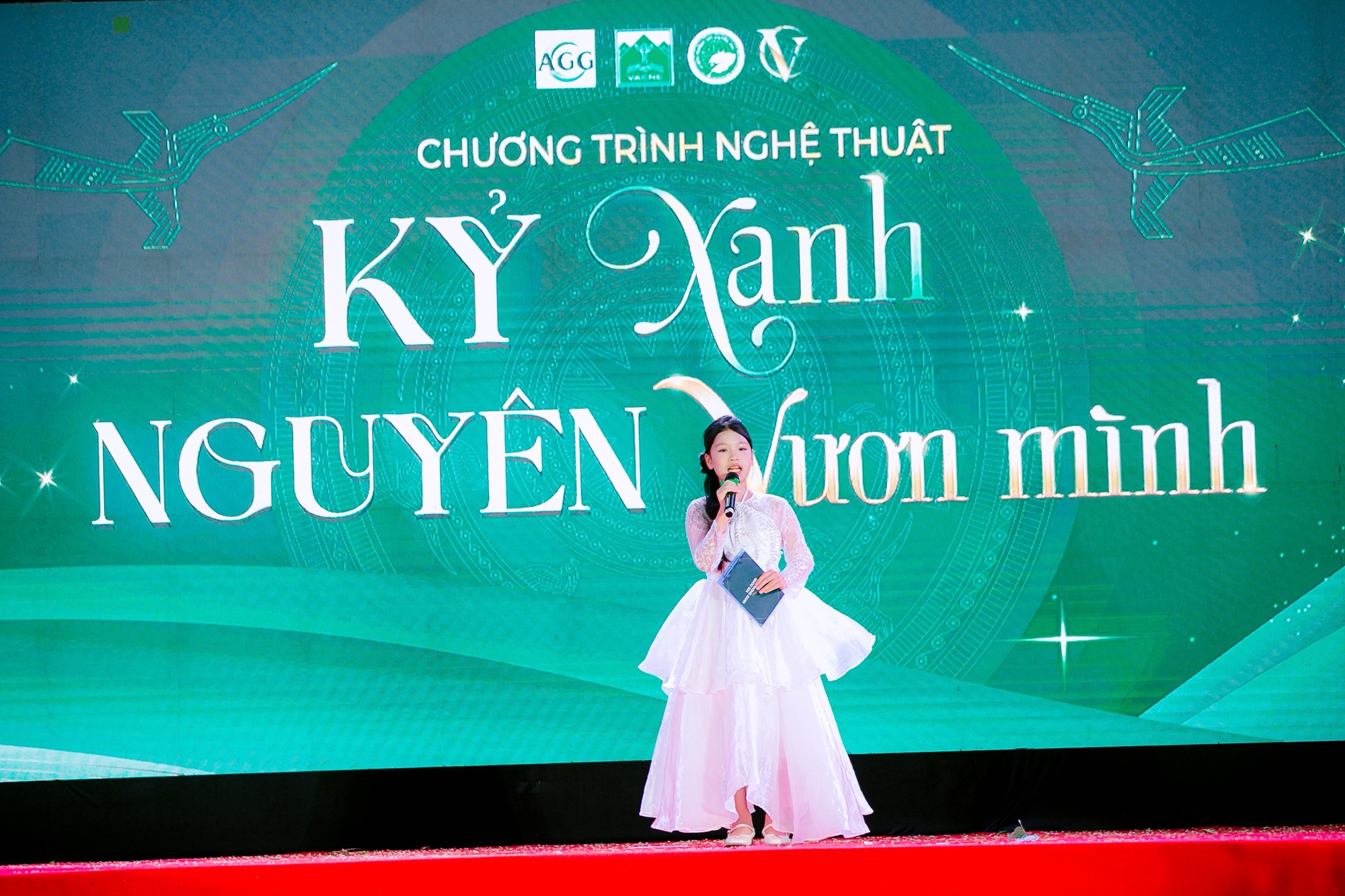 Dàn MC nhí toả sáng trong sự kiện vì môi trường