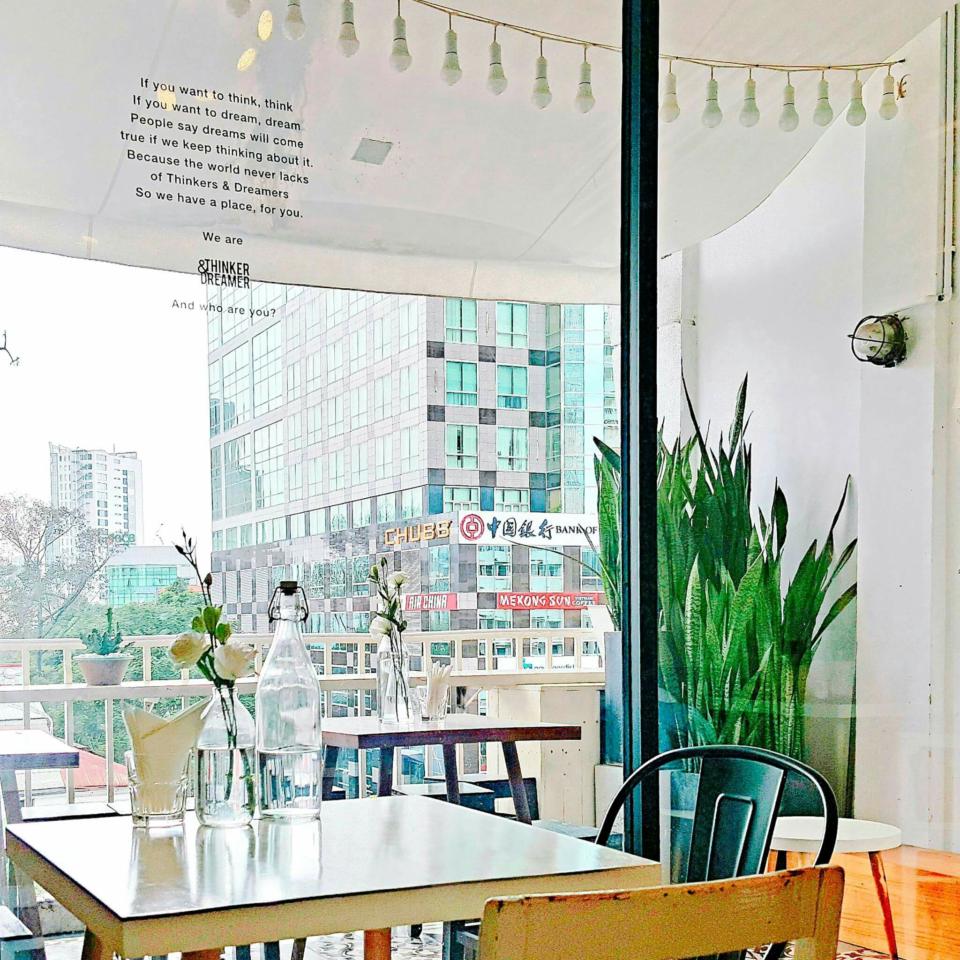 7 quán cafe có ban công cực hay ho để ngồi lì cả buổi không biết chán ở ...