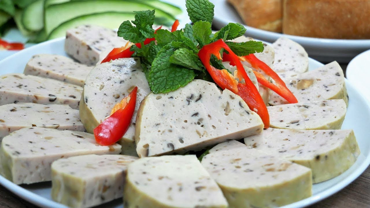 Mua giò lụa dịp Tết: Đừng quên những cảnh báo và hướng dẫn nhận biết ...