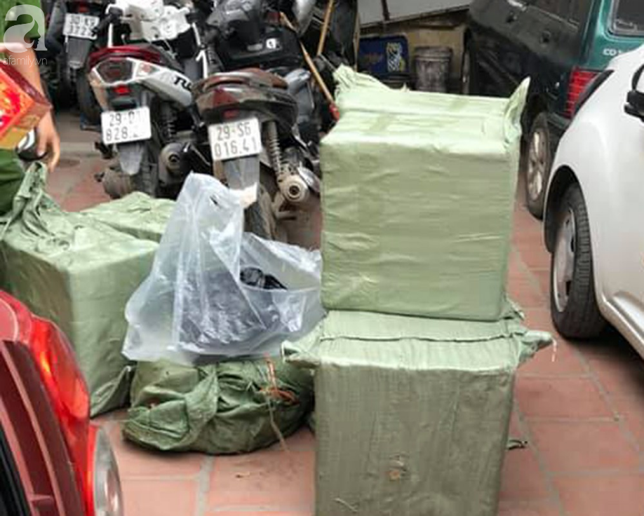 Hà Nội: Người phụ nữ thuê taxi vận chuyển 200kg pháo bị bắt giữ