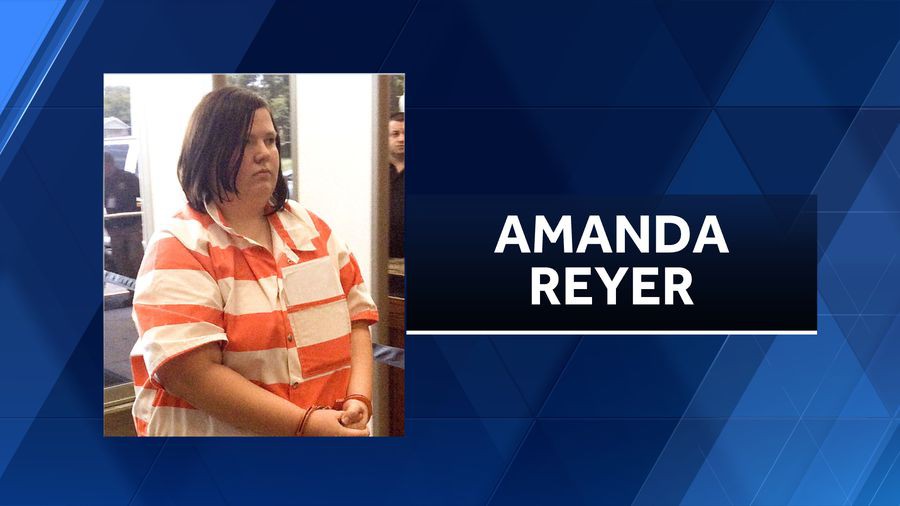 Mảnh da rải rác khắp nhà của 2 đứa trẻ tố cáo hình phạt như thời trung ...