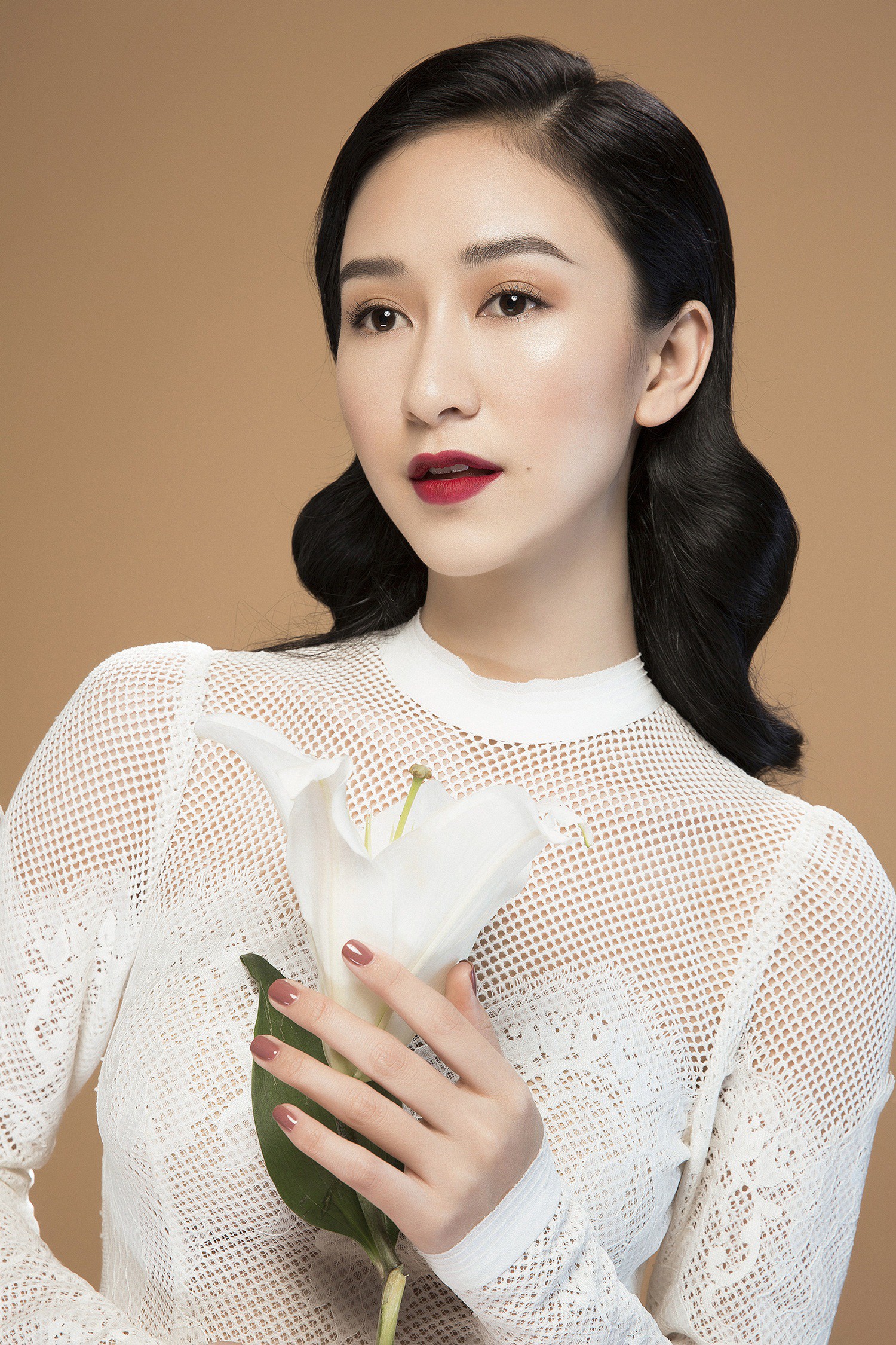 Hà Thu không chạy show ngày Tết, dành trọn thời gian bên gia đình