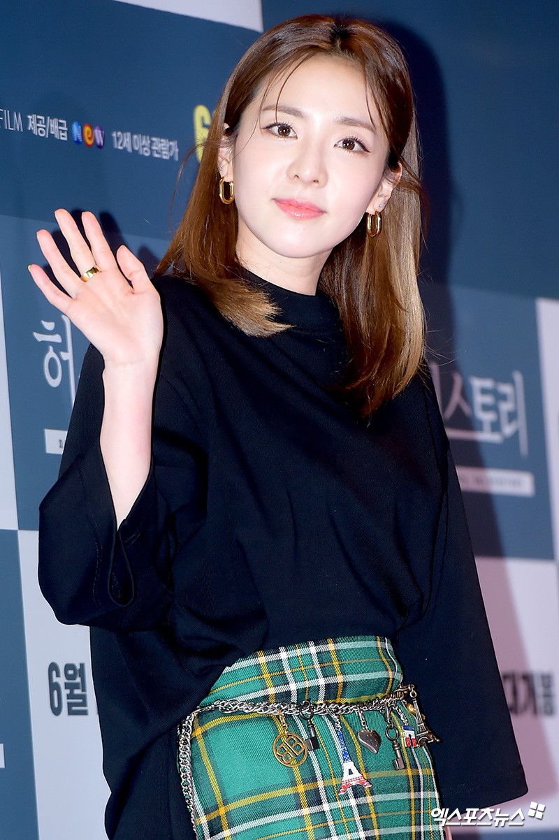 Sự kiện hội tụ gần 30 sao Hàn: "Mẹ Kim Tan" lép vế trước Kim Hee Sun ...