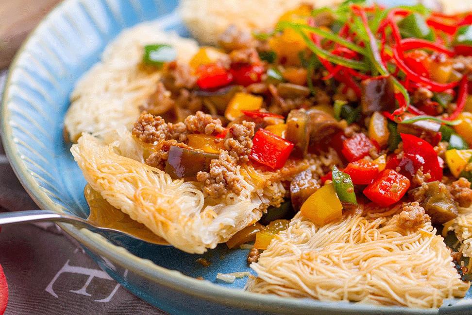 Hễ cuối tuần là con tôi đòi mẹ làm mì chiên cho ăn, đứa nào cũng mê tít!