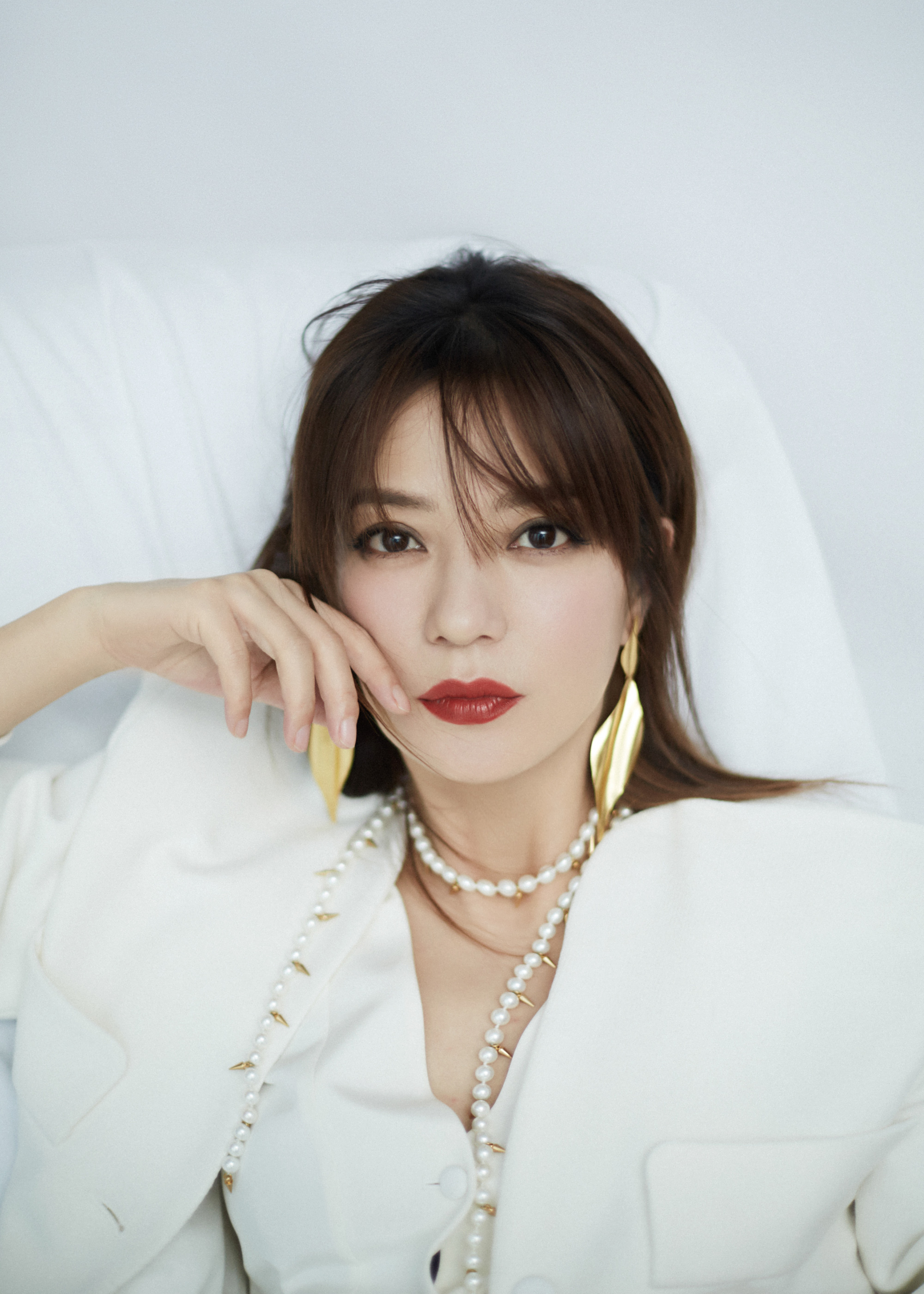 Lâu lâu tái xuất, Triệu Vy lại gây trầm trồ từ nhan sắc đến style đều ...