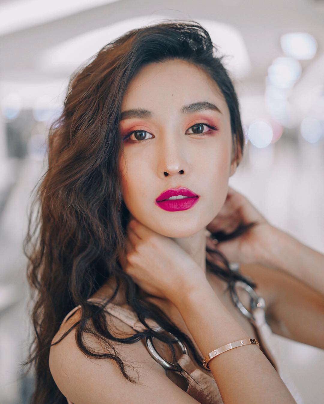 Soi mặt mộc của dàn mỹ nhân chuyển giới hot nhất Thái Lan: Nong Poy quá ...