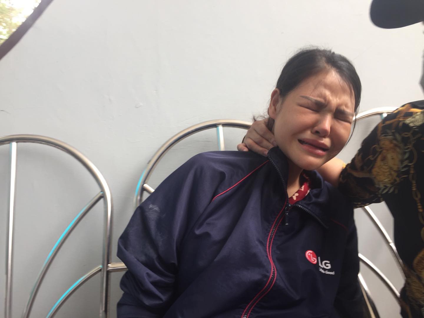 Đau lòng 3 mẹ con ôm nhau chết cháy khi ở nhờ xưởng bố làm