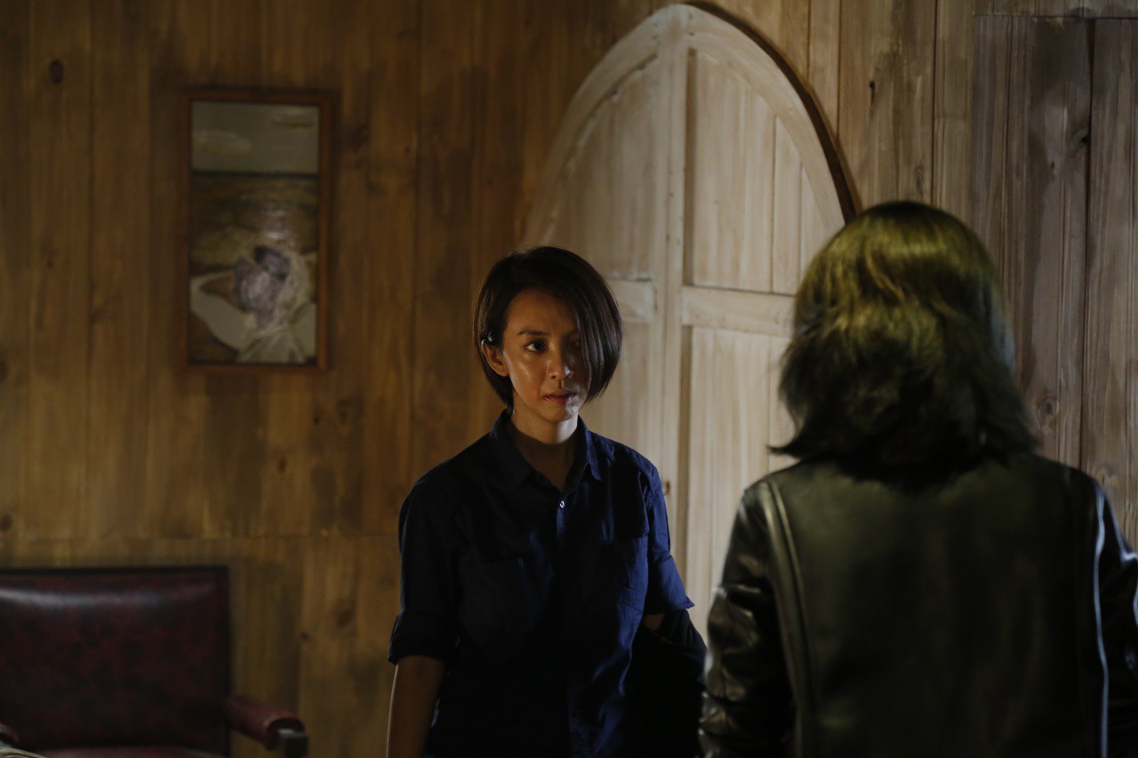 Cảnh đánh nhau cực "chất" của "Chị 13" Thu Trang với nữ sát thủ