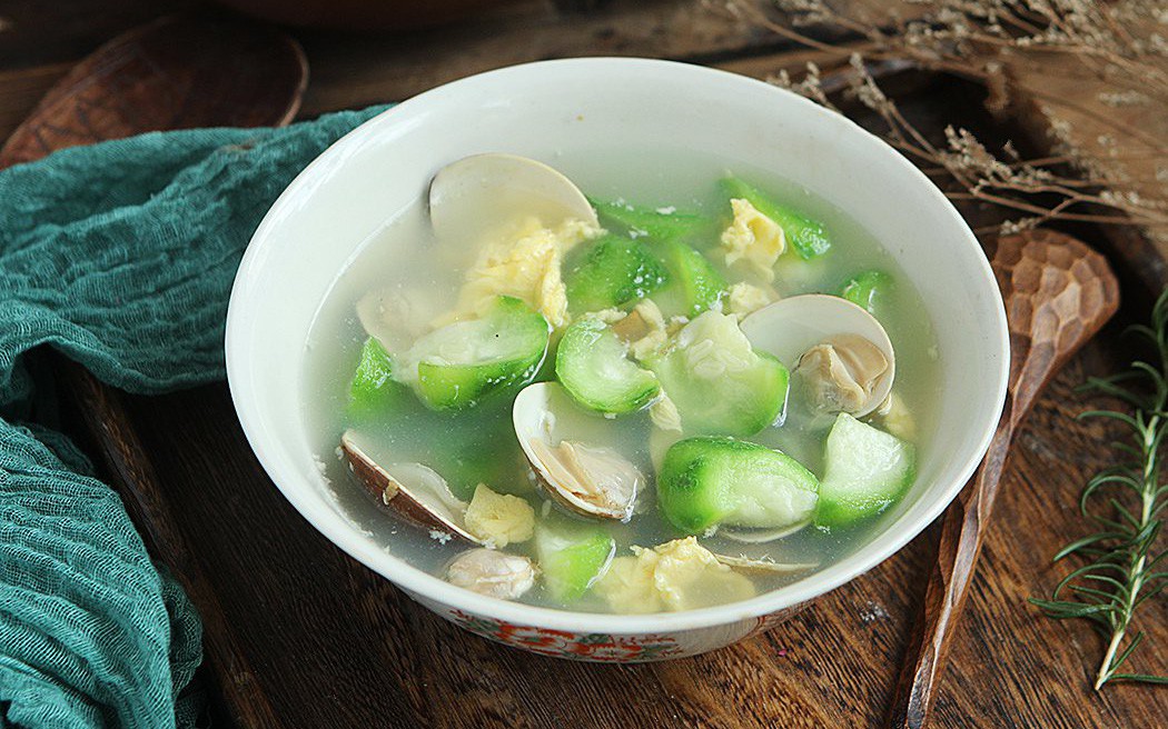 Làm món canh mướp mùa hè ngọt mát siêu ngon siêu đơn giản