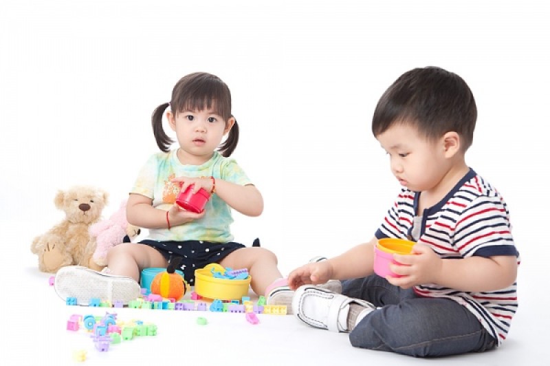 Cha mẹ hãy học theo phương pháp Montessori này ngay để dạy trẻ cách tự ...