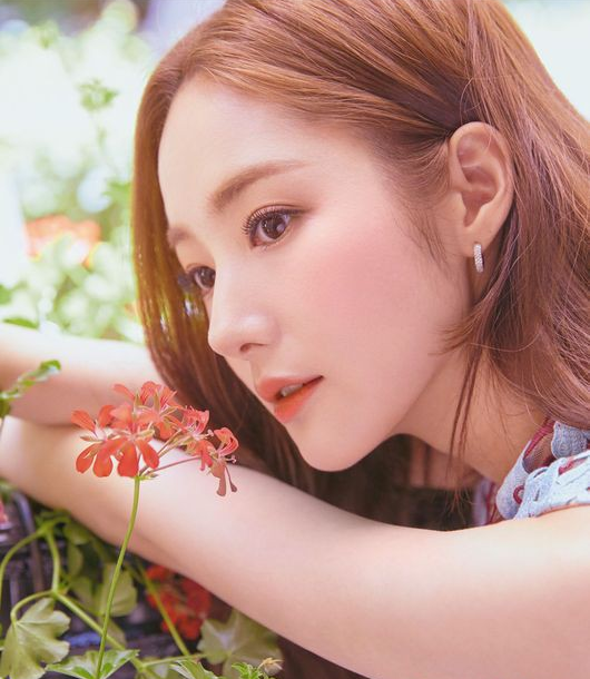 Ai sinh vào 6 ngày âm lịch này, bước vào trung niên sự nghiệp thăng hoa