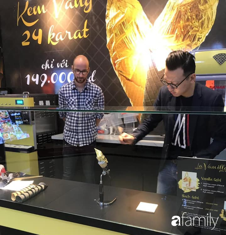 Nếm thử kem dát vàng sang chảnh 250k/ cây đang hot ở Hà Nội, liệu có ...