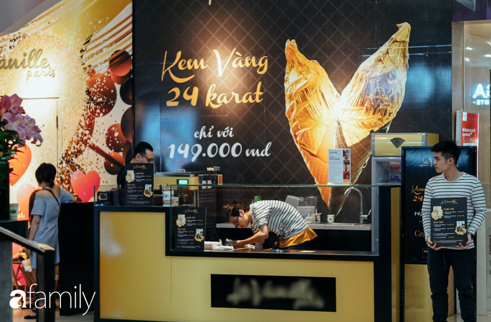 Nếm thử kem dát vàng sang chảnh 250k/ cây đang hot ở Hà Nội, liệu có ...