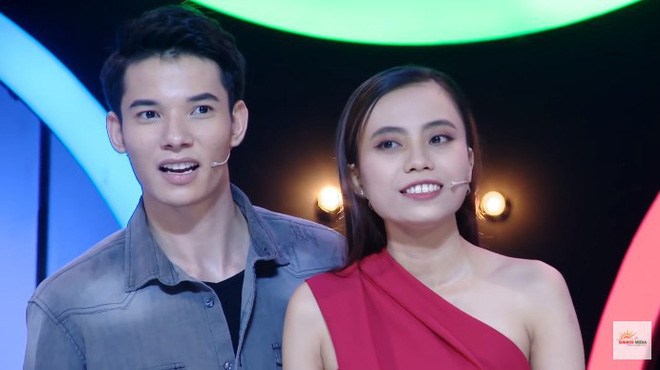 Mon 2k Hôn Ngấu Nghiến Nuốt Lưỡi Cũng Chưa Gây Sốc Bằng Nữ Sinh 22 Tuổi Cho Thiếu Gia Nằm Lên Ngực