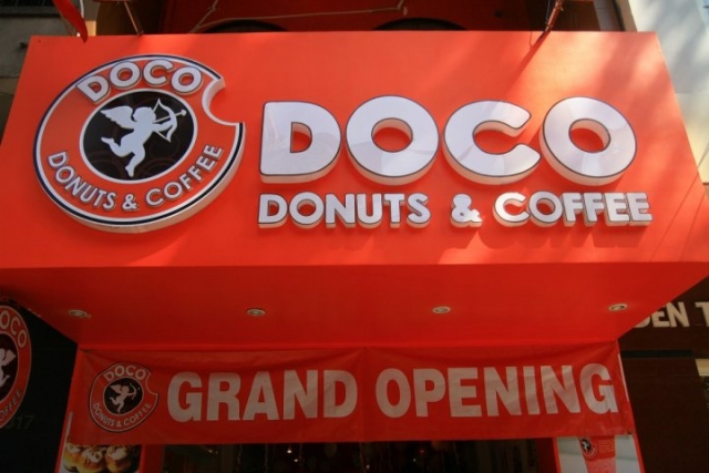 Thưởng thức 30 mùi vị mới lạ, hấp dẫn của bánh Doco Donuts chỉ với 50 ...