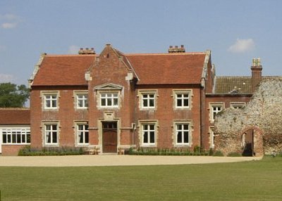 Lâu đài Anh trong tầm ngắm của nam diễn viên Johnny Depp